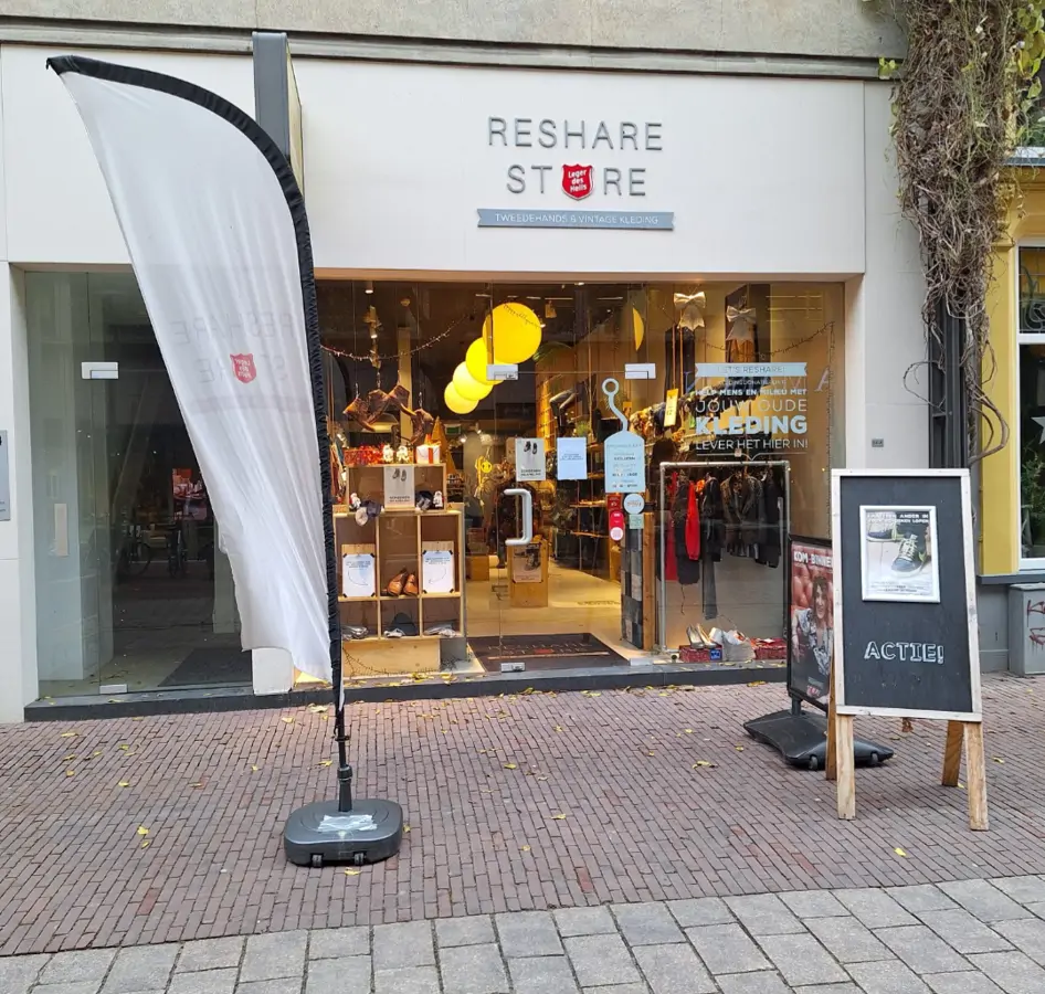 Tweedehands kledingwinkel ReShare Store Arnhem